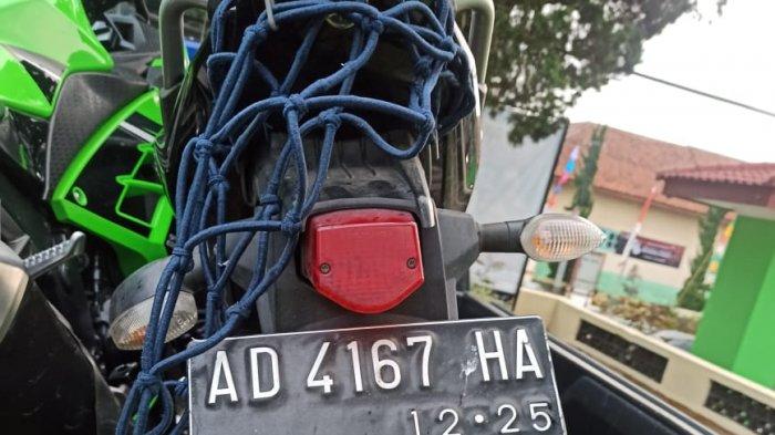 Kecelakaan Motor Ninja Nyemplung ke Selokan di Tawangmangu Karanganyar ...