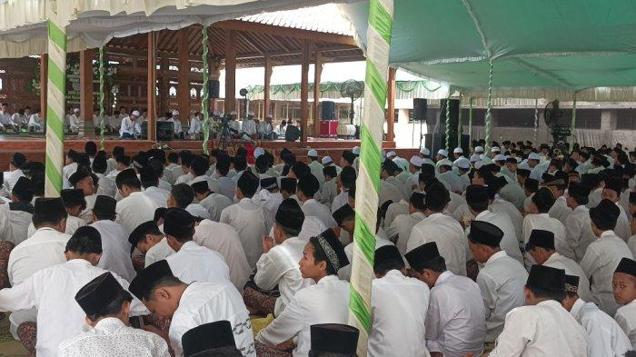 Menyambut Maulid Nabi, MA Qudsiyyah Gelar Sholawatan Dihadiri Ribuan ...