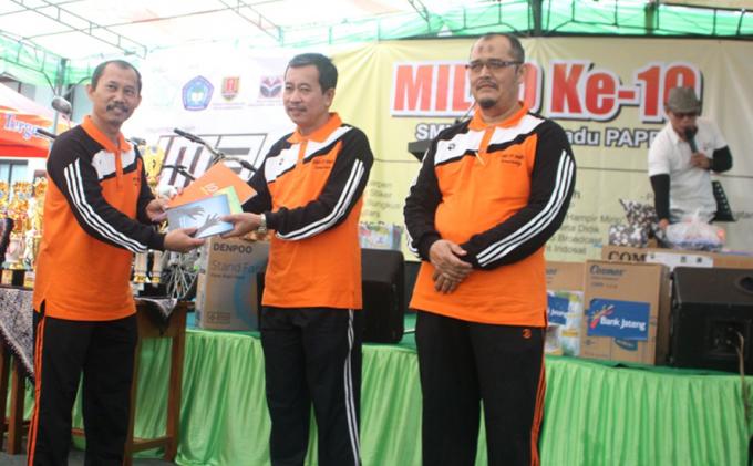 SMP IT PAPB Semarang Luncurkan Buku Berdamai Dengan Cerita ...