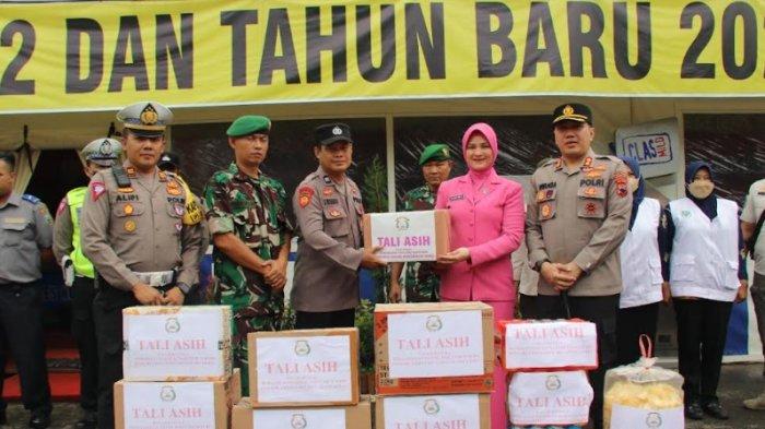 Petugas Pos Terpadu dan Pos Pelayanan Lilin Candi Dapat Tali Asih Dari ...