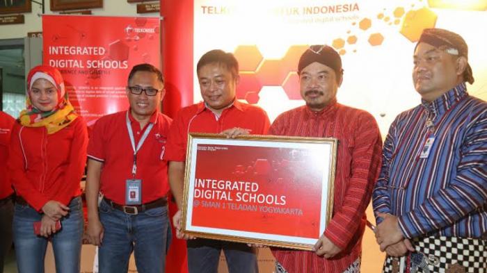 Telkomsel Fasilitasi Integrated Digital School ke Sekolah-Sekolah ...