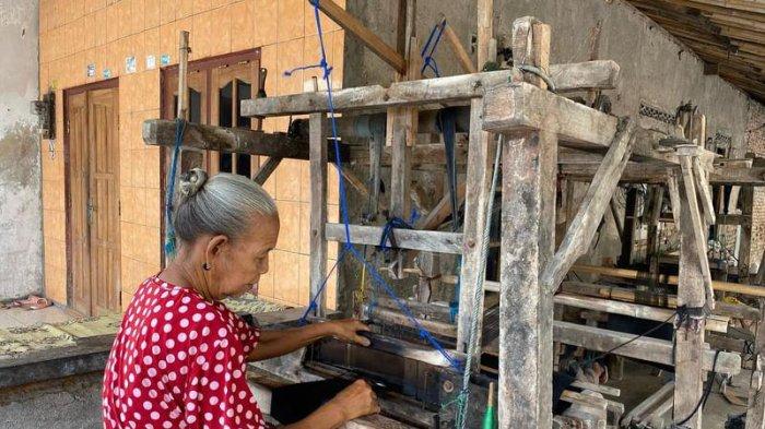 Menengok Sentra Kerajinan Kain Tenun Stagen Tradisional di Sukoharjo ...