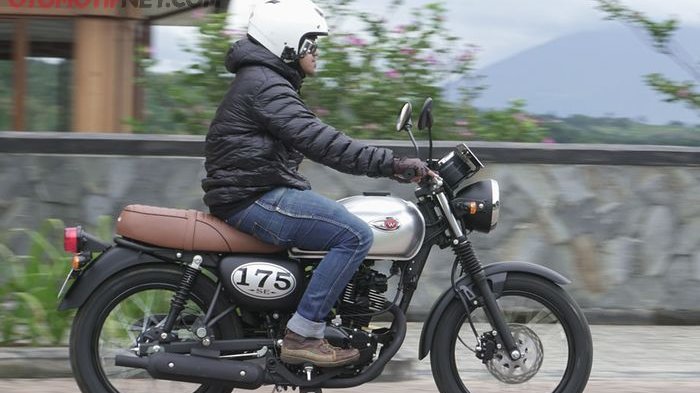 Kawasaki W175, Model Retro Klasik Sedang Ngetren untuk Dimodif ...