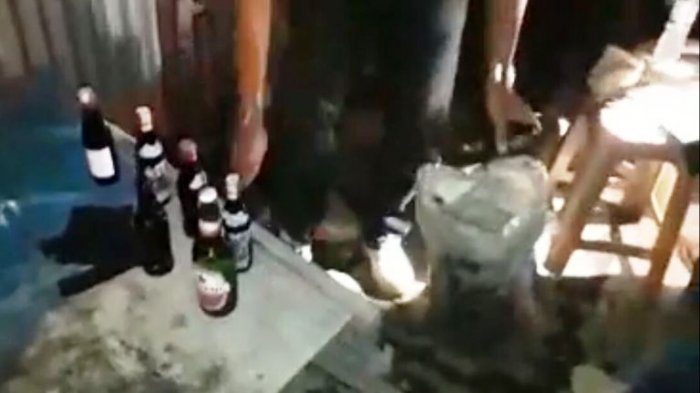Tim Elang Polrestabes Semarang Sita Minuman Keras dari Kios Tambal Bal ...
