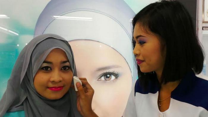 Tips Memilih Alas Bedak Biar Muka Halus Mulus - Tribunjateng.com