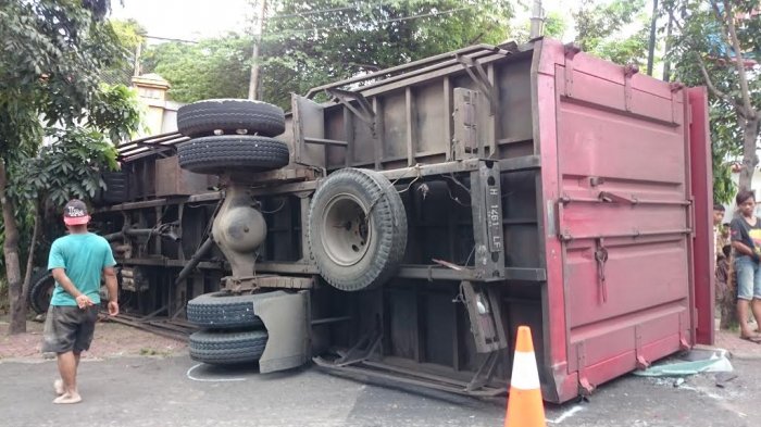 KRONOLOGI Lengkap Tabrakan antara Truk dan Honda Jazz di Manyaran - Tribunjateng.com