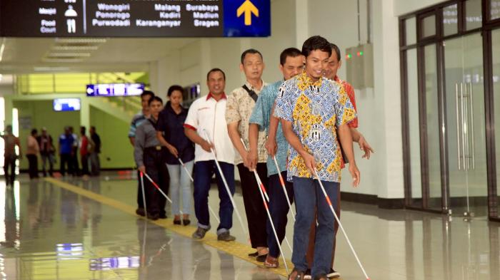 Inilah Pengalaman Baru Penyandang Tuna Netra Menyusuri Terminal ...