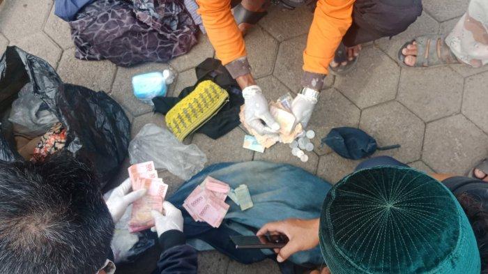 Dibungkus Tas Plastik Hitam, Jumlah Uang Pengemis di Semarang yang ...