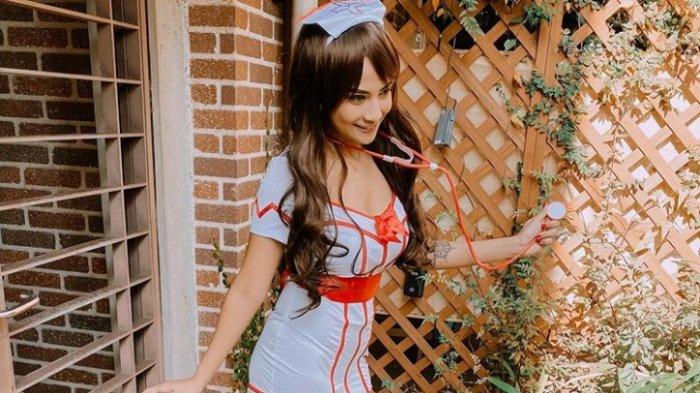 Temui Kakek Sugiono di Jepang, Vanessa Angel Pakai Kostum Harajuku - Tribunjateng.com