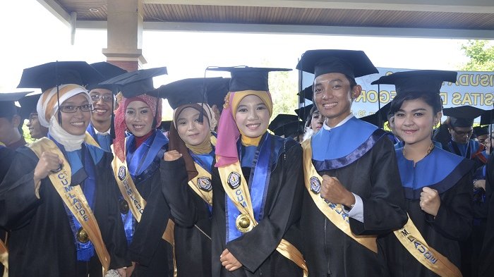 Undip Gelar Wisuda, 118 Mahasiswa Lulus Lewat Jalur Bidikmisi - Tribunjateng.com