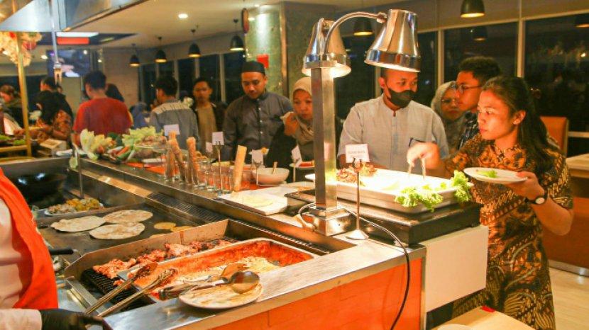 Buka Puasa di Sahara Ala Harris Hotel Sentraland Semarang ...