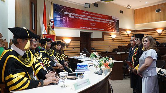 Belum Genap Berusia 30 Tahun, Wirausaha Muda Raih Gelar Doktor ...