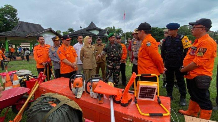BPBD Bondowoso Gelar Apel Siaga Hidrometeorologi dan Simulasi Evakuasi Gunung Raung ...