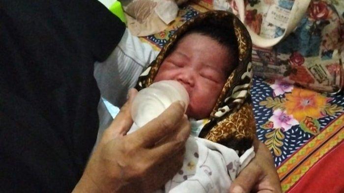 Warga Trenggalek Temukan Bayi Perempuan di Dalam Kardus, Kondisinya Masih Hidup - tribunjatim ...