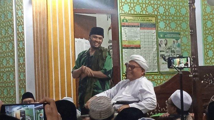 Dulu Mendapat Penolakan, Kini Ustad Hanan Attaki Dikawal Banser - tribunjatim-timur.com