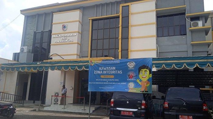Dispendukcapil Jember Sehari Maksimal Hanya Cetak 75 KTP Elektronik ...