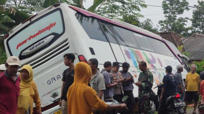 Kecelakaan Bus Pariwisata di Probolinggo, Pengendara Motor Berada di Ban dan Terseret 166 Meter ...