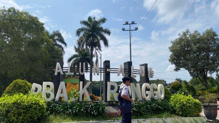 Tulisan Landmark Alun-alun RBA Ki Ronggo Rusak Jadi Perhatian Bupati ...