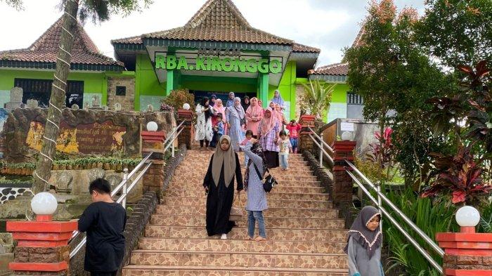 Menengok Wisata Religi Makam Ki Ronggo, Pembabat Bondowoso dan Bupati ...