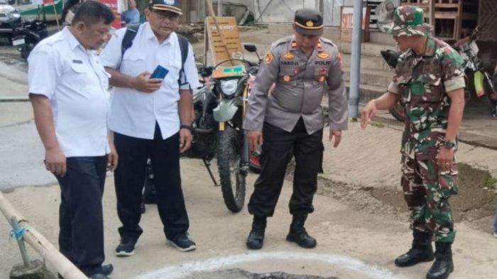 Mendadak Muncul Lubang Menganga di Tengah Jalan di Tulungagung ...