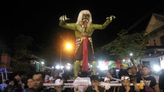 Filosofi Tawur Agung Kesanga di Pura Mandhara Giri Semeru Lumajang ...