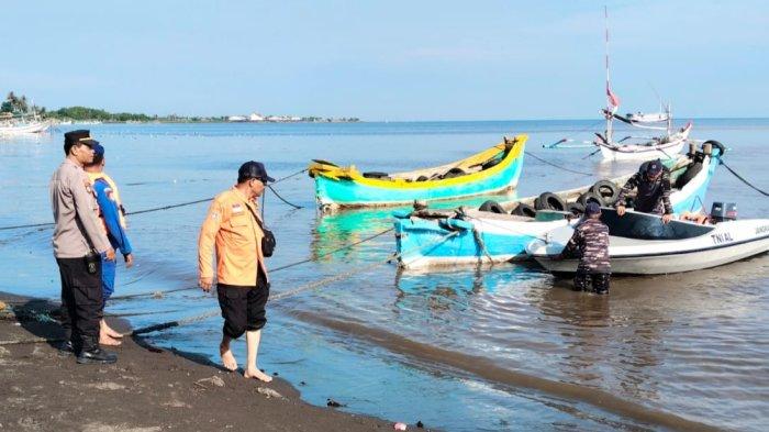 Perahu Terbalik Diterjang Gelombang, Nelayan Pulau Raas Hilang di Perairan Jangkar Situbondo ...