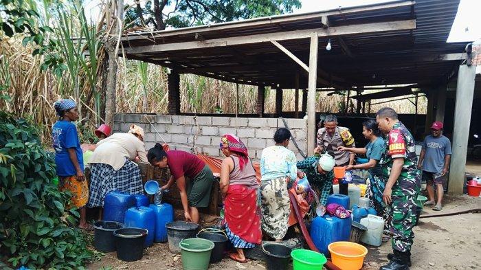 Sejumlah Wilayah di Lumajang Masih Kekeringan Meski Masuk Musim Penghujan, BPBD Pasok Air Bersih ...