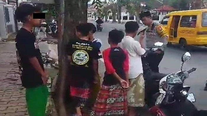 Polos! Tujuh Bocah Kendarai Motor Tak Pakai Helm, Datangi Polisi saat Bagi Takjil Langsung ...