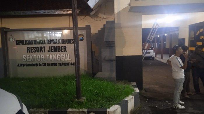 Dua Tahanan Polsek Tanggul Jember Kabur Diduga Lewat Atap - tribunjatim ...