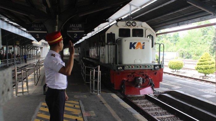 Kereta Api Pandalungan Anjlok, KA Ranggajati, Logawa, dan Sri Tanjung ...