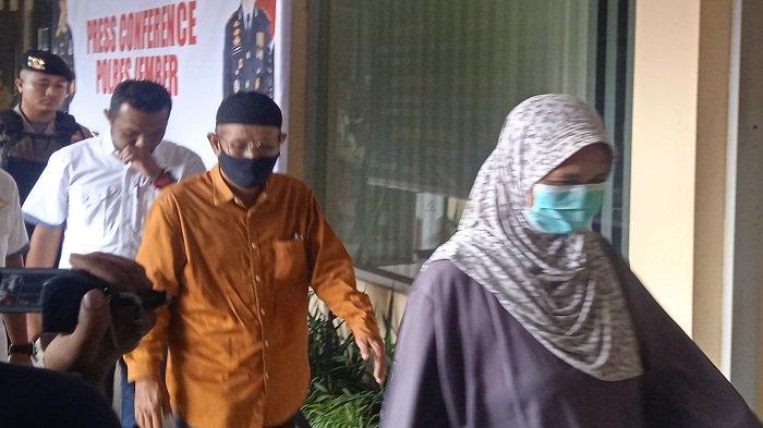 Rilis Korupsi Kredit Fiktif BRI Jember, Tersangka Tak Memakai Baju Tahanan dan Borgol ...