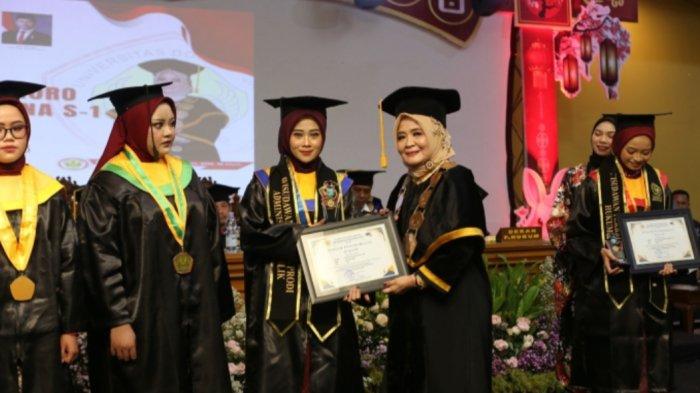 Wisuda S1 Unigoro ke XXXVII, Cetak 656 Sarjana Berintegritas - tribunjatim-timur.com