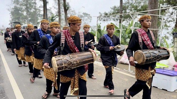Tumbuhkan Minat Anak Muda Untuk Ikut Lestarikan Ketipung Tengger ...