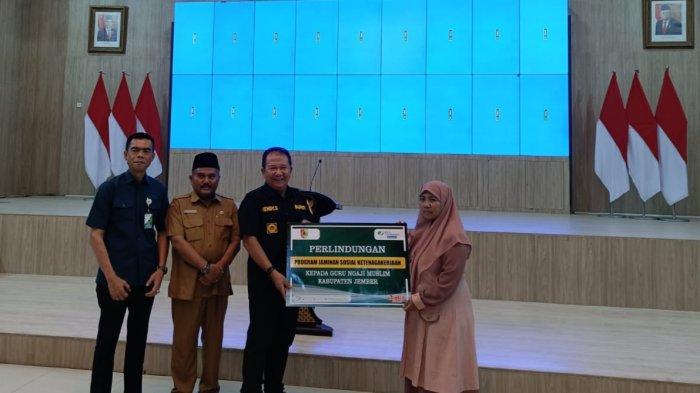 Dana Insentif Guru Ngaji di Jember Cair untuk 12 Ribu Orang ... Dana Insentif Guru Ngaji di Jember Cair untuk 12 Ribu Orang ...