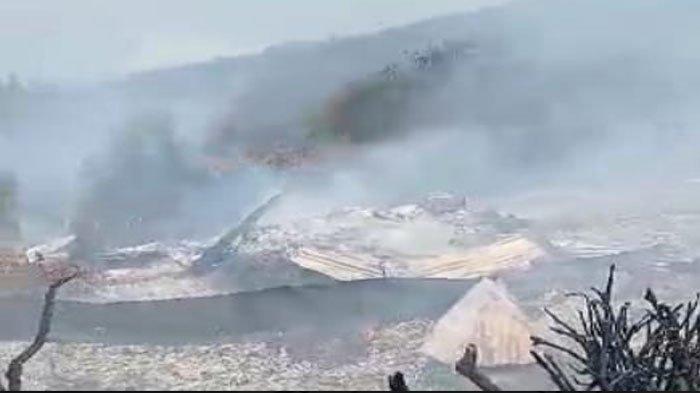 Imbas Kebakaran Di Gunung Lawu 3 Warung Di Puncak Gunung Ikut Terbakar