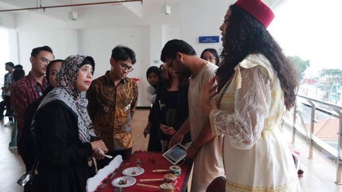 Para Relawan Berbagai Negara Bawa Kebudayaan Dunia ke Malang Lewat ...