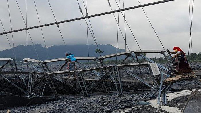 Alasan Warga Lumajang Nekat Lintasi Jembatan yang Putus Akibat Banjir Lahar Semeru: Tak Ada ...