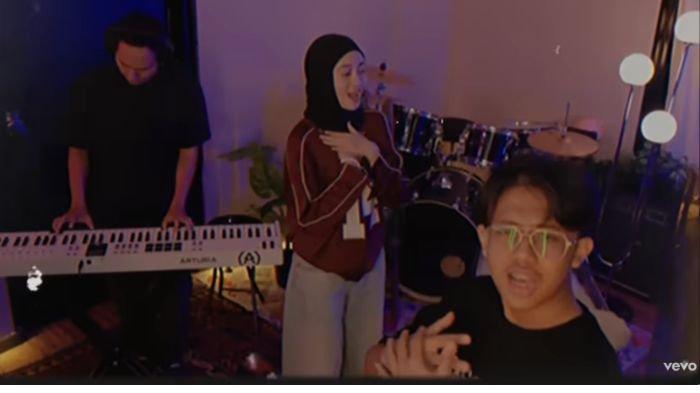 Lirik Lagu Aku Bilang Jangan - MikkyZia ft F4dli, Viral di TikTok: Janji Manis, Tapi Pahit ...