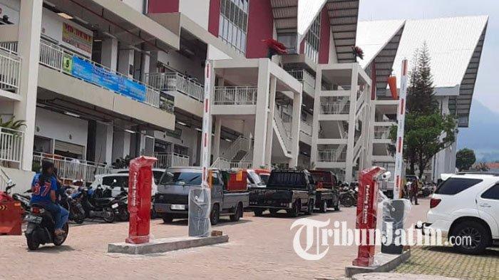 Jualan di Pasar Induk Among Tani Batu, Pedagang PKL Pasar Pagi ...