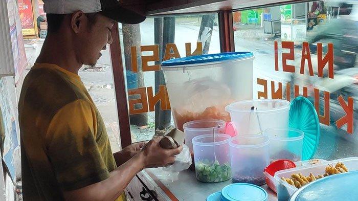 Keluhan Pedagang Nasi Kuning Omzet Terus Menurun, Kini Untung Rp100 ...