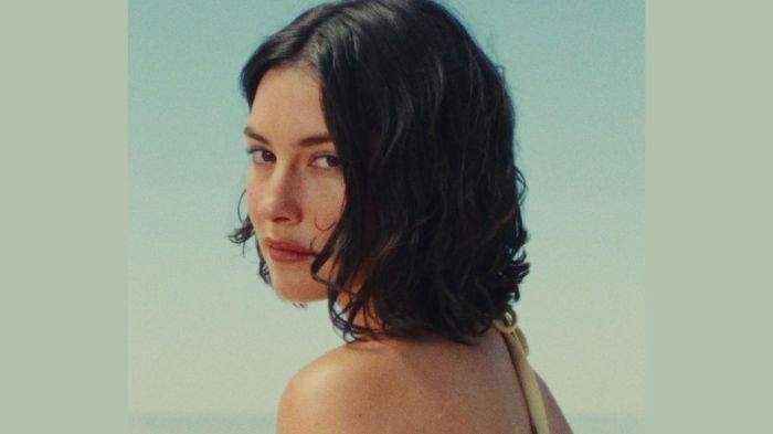 Lirik Lagu 'That's So True' dari Gracie Abrams, Viral di TikTok: I could Go and Read Your Mind ...