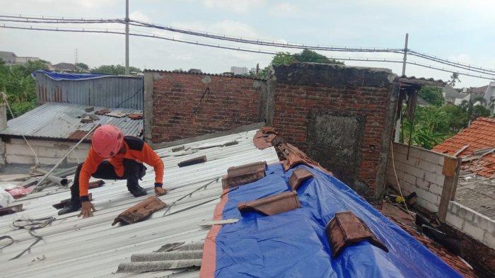 Update Data Dari Bpbd Pasca Bencana Puting Beliung Di Surabaya 102