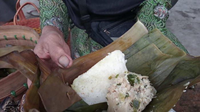 Sego Menok Khas Magetan Sebungkus Hanya Rp 2 Ribu, Jadi Santapan ...