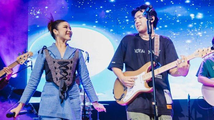 Lirik Lagu 'By My Side', Single Kolaborasi Penyanyi Asal Filipina Zack ...