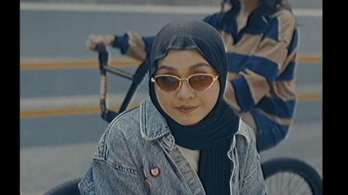 Lirik Lagu dan Chord Gitar Bunga Hati, Single Terbaru Salma Salsabil No ...