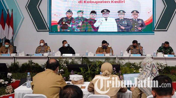 Bupati Mas Dhito Targetkan Vaksinasi Booster Setiap Kecamatan di Kediri ... Bupati Mas Dhito Targetkan Vaksinasi Booster Setiap Kecamatan di Kediri ...