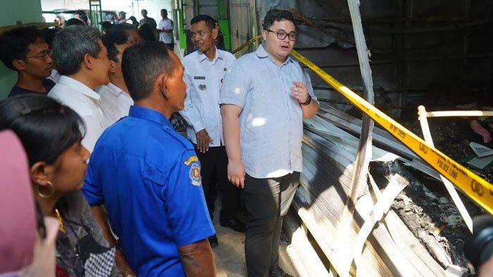Bupati Mas Dhito Kunjungi Kios Pasar Gringging Kediri yang Terbakar ...