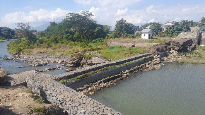 DAM Gambiran Lumajang Mulai Diperbaiki, Dipasangi Bronjong Batu Karena ...