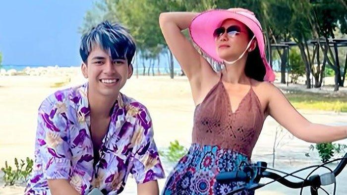 Siapa Sosok Ria Probo Ramai Disebut Pacar Baru Dimas Ahmad? Perbedaan ...