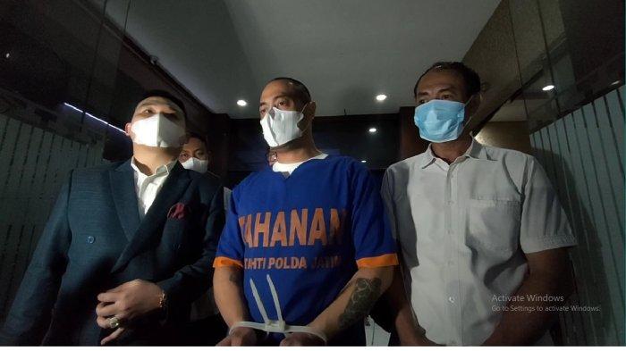 Permintaan Maaf Ferry Irawan ke Venna Melinda seusai Pakai Baju Tahanan: Lihatlah Ibu Saya ...